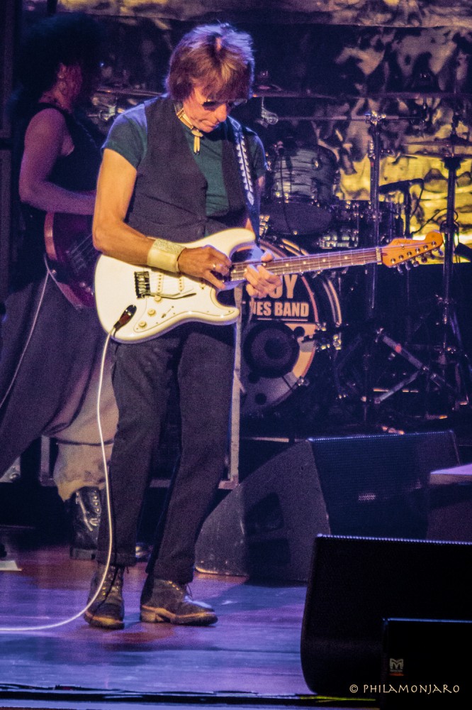 Photos / Recap | Jeff Beck & Buddy Guy @ Ravinia 7/31/16 - Tomorrow's Verse